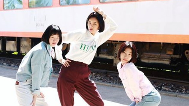 [방송]'응답하라 1988' 혜리, 스틸컷 공개…"똑단발 시스터즈" | YTN