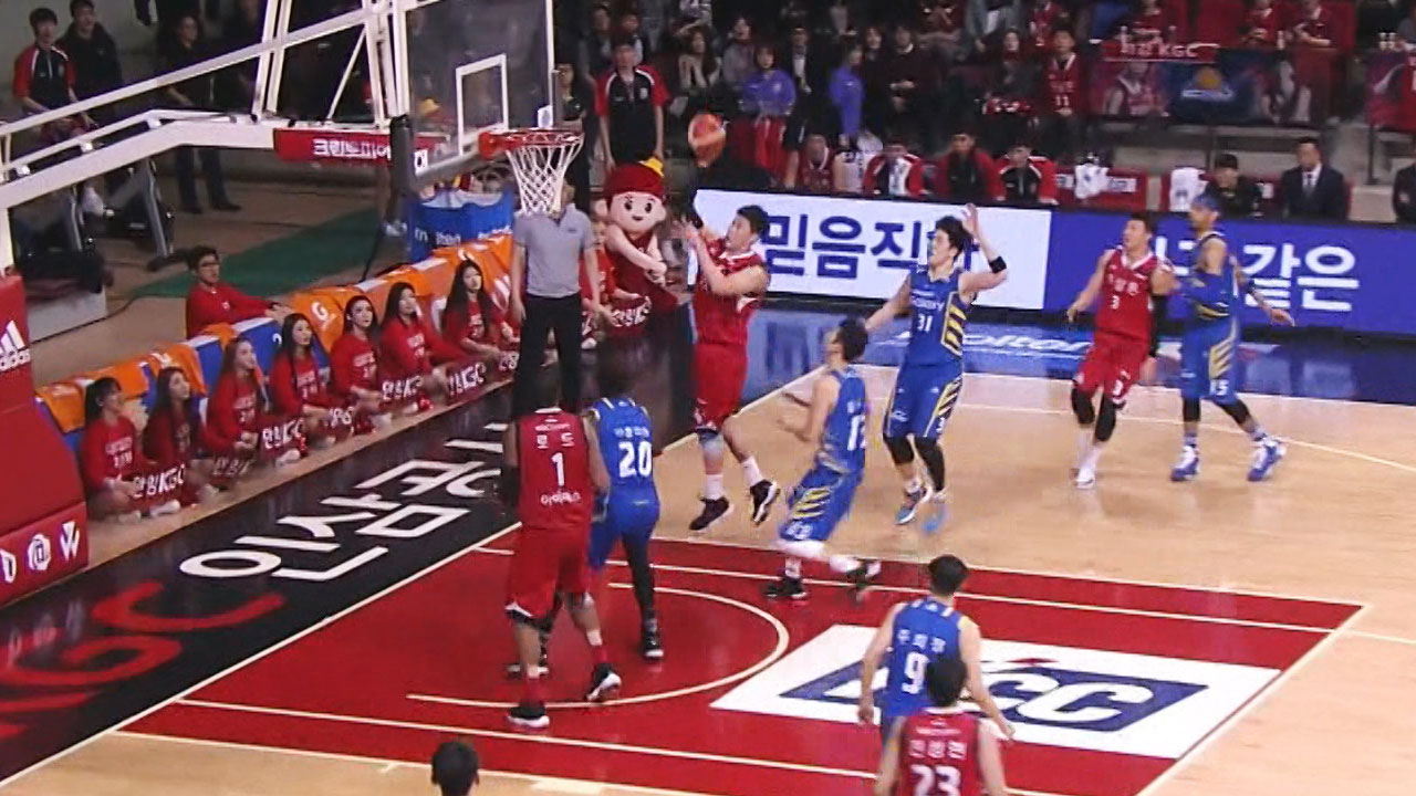 [스포츠]KGC인삼공사, 2차전도 승리...4강 PO 1승 남아 | YTN