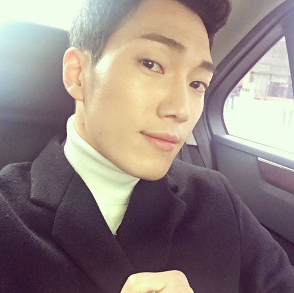 [가요]김필, CJ E&M과 전속계약…"하반기 앨범 발표 목표" | YTN