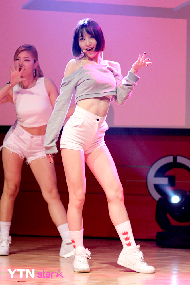 [가요][★포토] EXID, 매혹적인 'L.I.E(엘라이)' 첫 무대 (쇼케이스 현장) | YTN