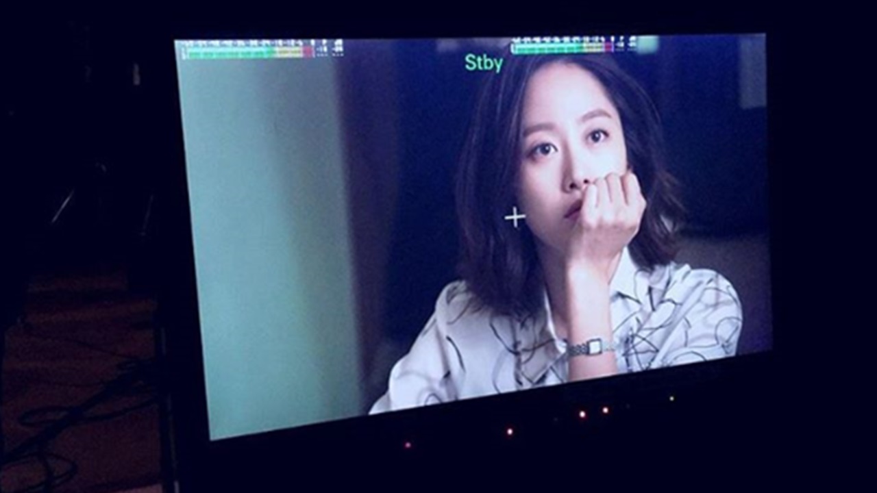 [방송]전혜빈, SNS 글 언급 "나라가 건강하지 못한 상태라…" | YTN