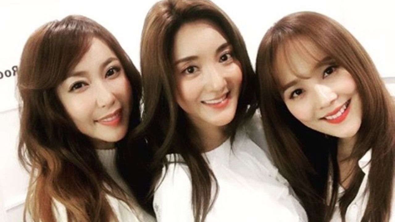 [방송]'컴백' S.E.S. 20년이 흘러도 여전한 요정 미모 | YTN