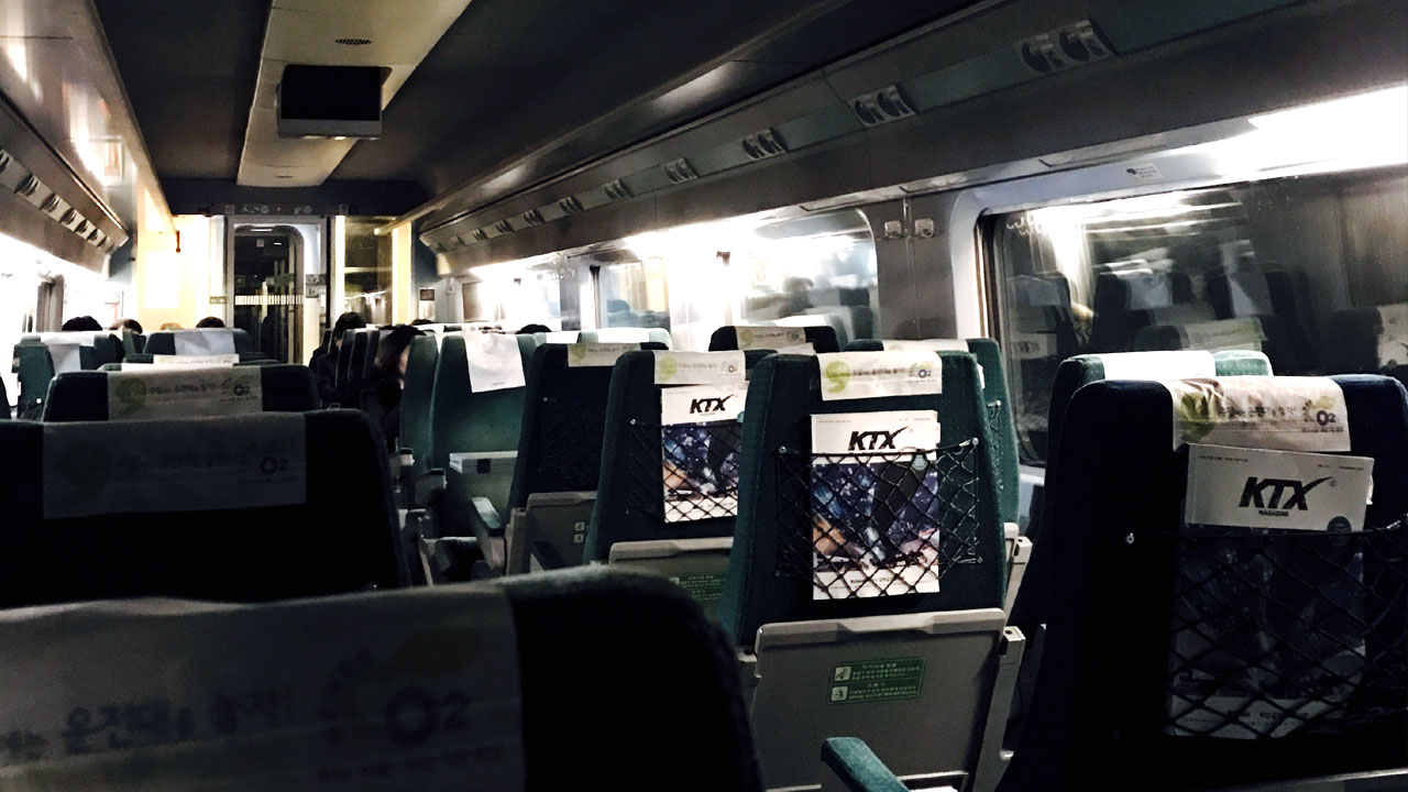 [사회][속보] KTX 열차, 부산 금정터널 40여 분 동안 갇혀 | YTN