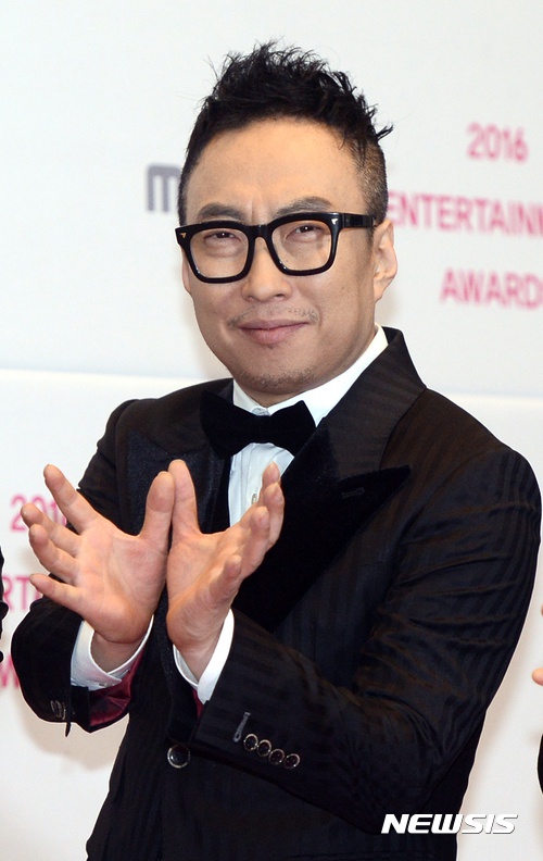 [방송]박명수, 데뷔 후 첫 EBS 예능…'조식포함 아파트' MC 확정 | YTN