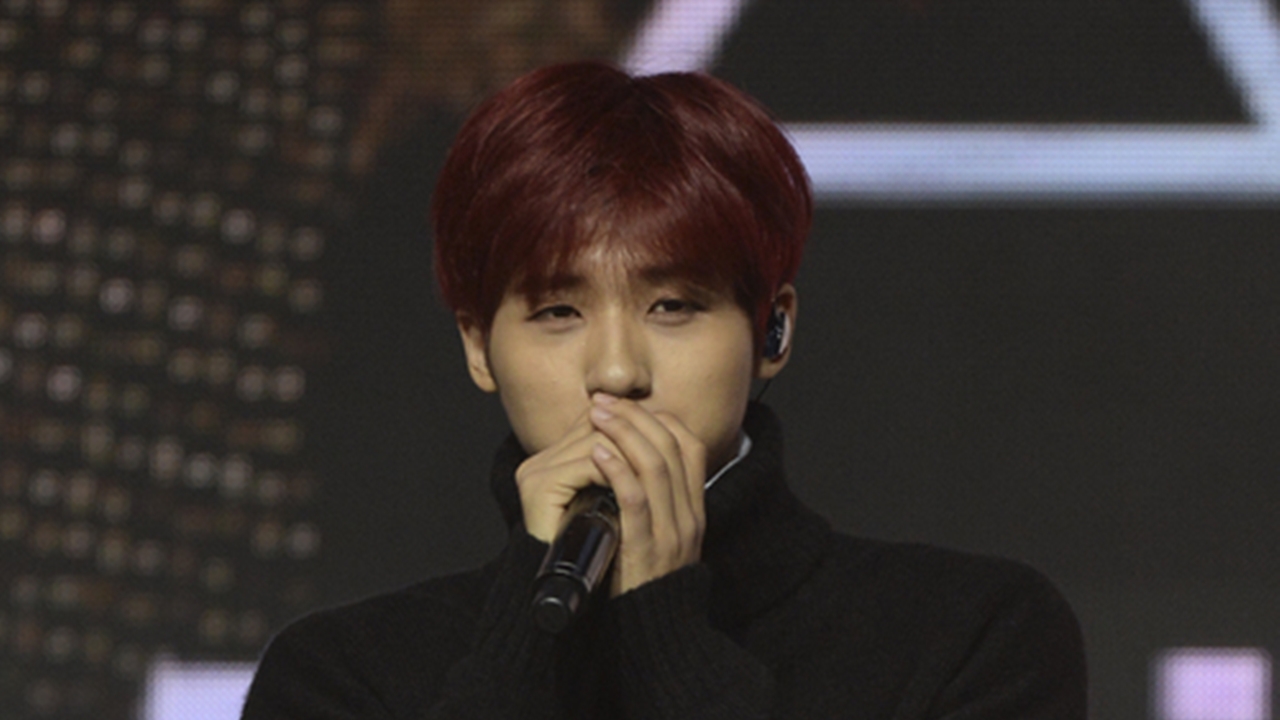 [가요]B1A4 측 "신우, 22일 현역 입대…해외 일정 불참" (공식) | YTN