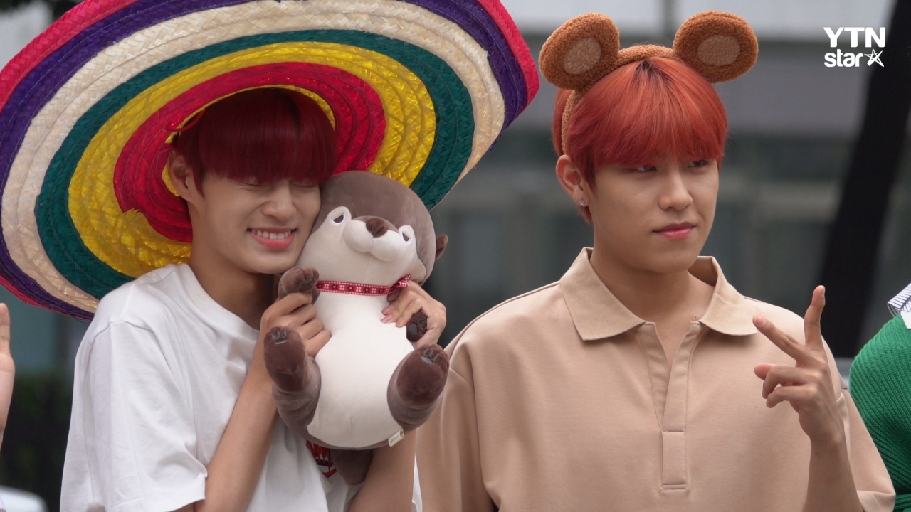 [방송][Y영상] AB6IX, 치명적인 귀여움 장착하고 출근 완료 | YTN