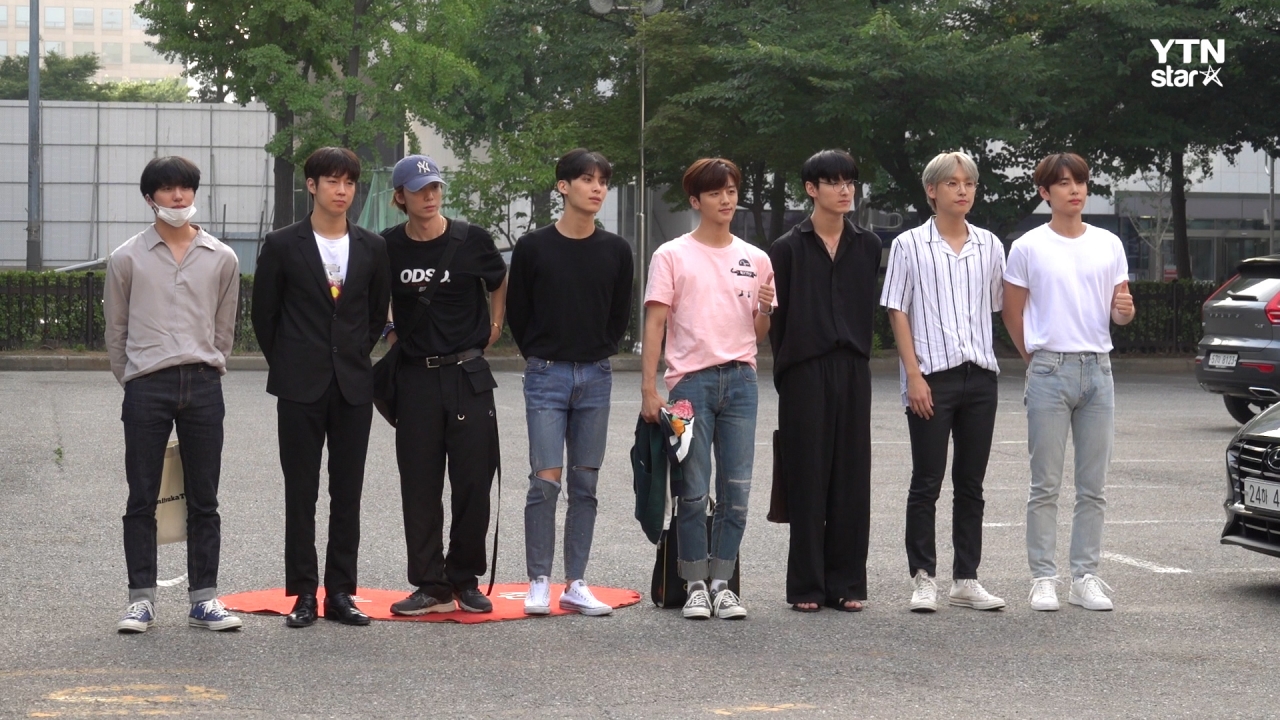 [방송][Y영상] 에스에프나인(SF9), ‘여심 잡는 카리스마’ #뮤뱅 #출근길 | YTN