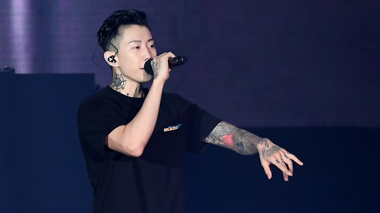 [Y현장] "AOMG 신입 선발, 위험한 시도"... '사인히어' 박재범 나섰다(종합) | YTN