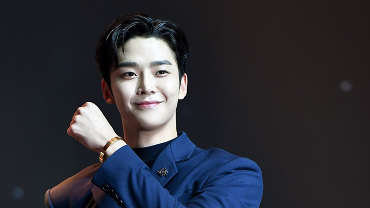 [가요][Y현장] SF9 로운 "'어하루'로 신인상 감사…지켜봐준 멤버들 고마워" | YTN