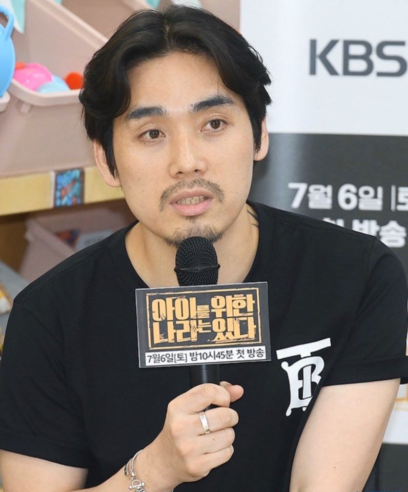 [방송][Y메이커①] '구라철'PD "KBS 팀킬? 부끄럽고 불편했지만 넘어야 했던 산" | YTN