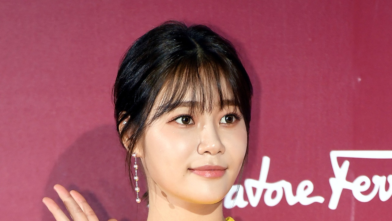 [가요]AOA 유나, FNC와 계약 종료…"도전하는 시간 가질 것" | YTN