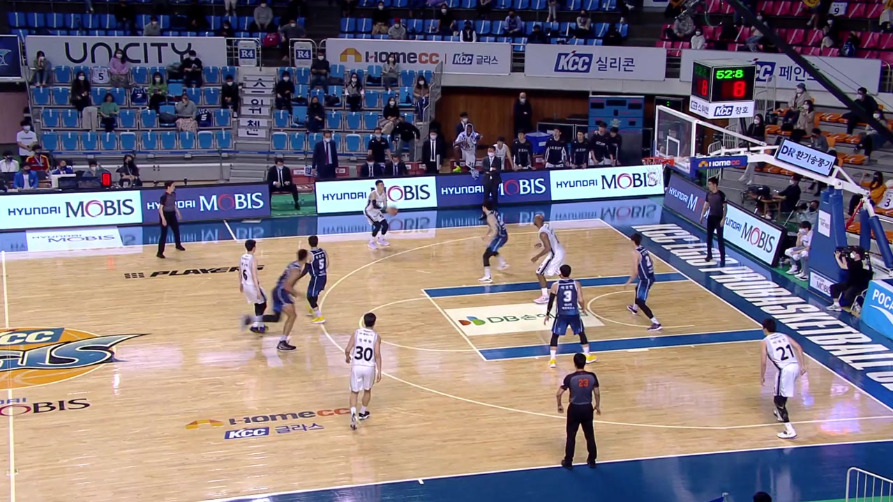 [스포츠]팀 최다 3점슛 21개 폭발...'꼴찌' LG, 선두 KCC 완파 | YTN
