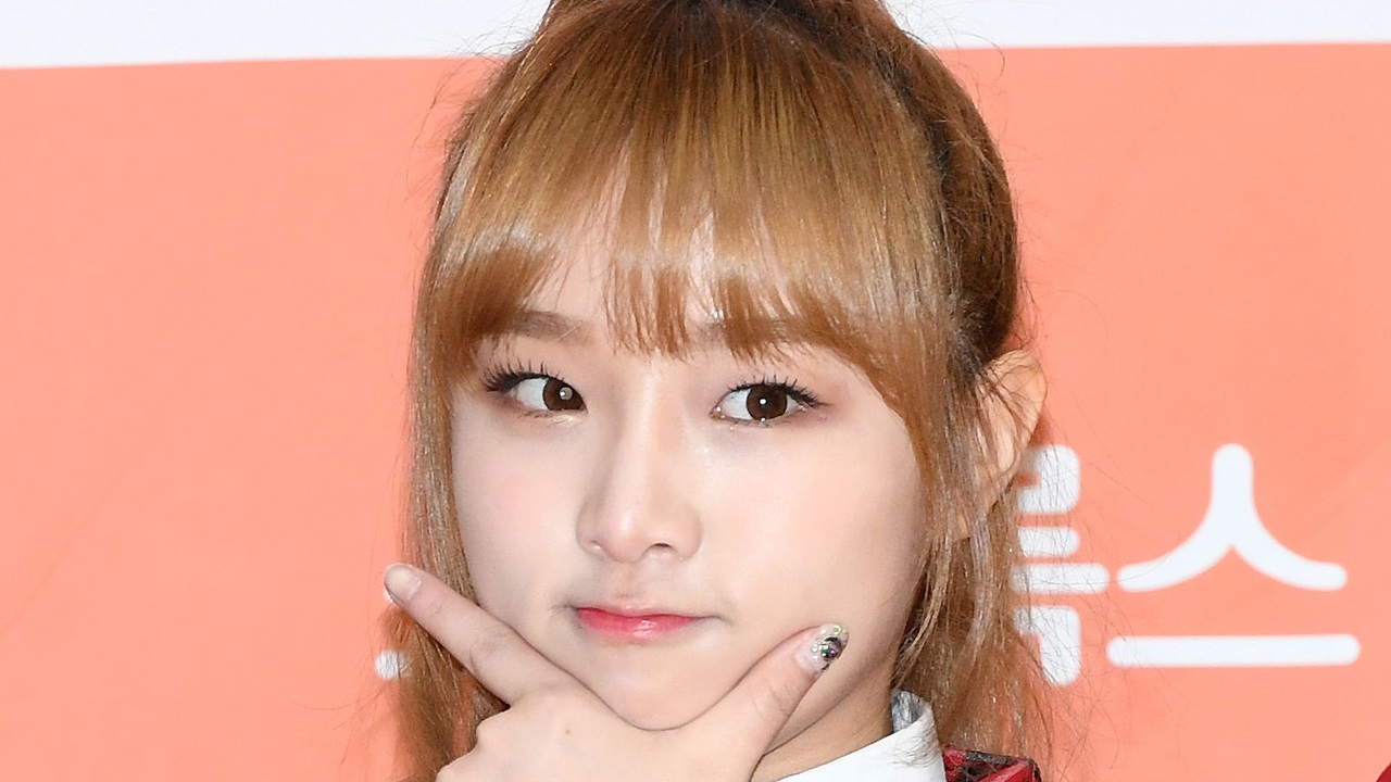 [방송][Y피플] 최예나, 아이즈원 예능 멤버→CJ ENM의 딸로 거듭 | YTN