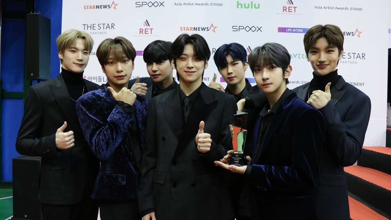 [가요]블리처스, '2021 AAA' 포커스 수상…파워풀 퍼포먼스 | YTN