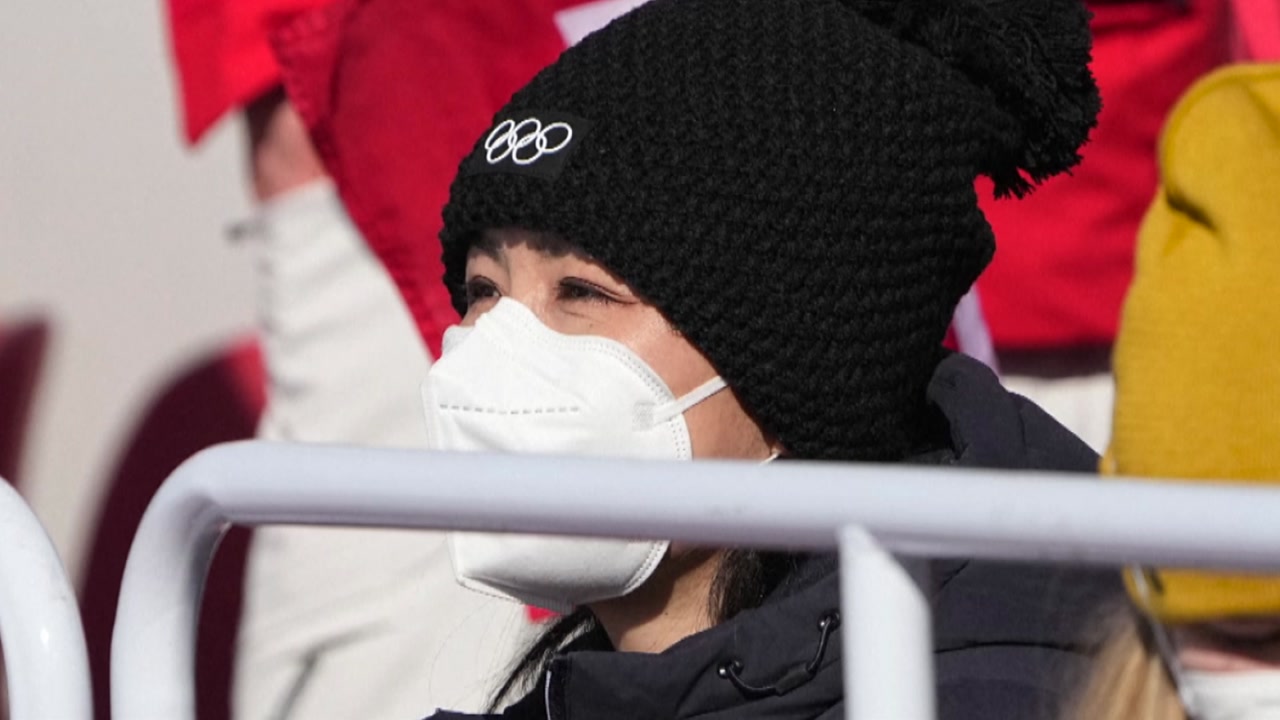 [국제]펑솨이, 바흐 IOC위원장과 올림픽 경기 관중석 등장 | YTN