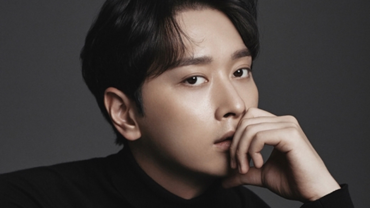 [방송]황찬성, 엘줄라이엔터 전속계약 "2PM 활동은 JYP와 함께"(공식) | YTN