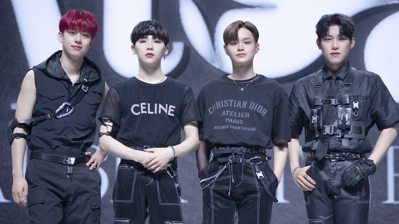 [가요]'만능돌' AB6IX 컴백..."청량+섹시 업그레이드"(종합) | YTN