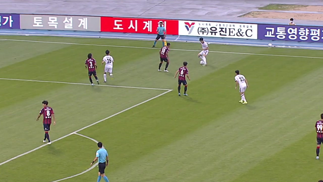 [스포츠]수원FC, FC서울에 역전승 거두고 리그 6위로 도약 | YTN