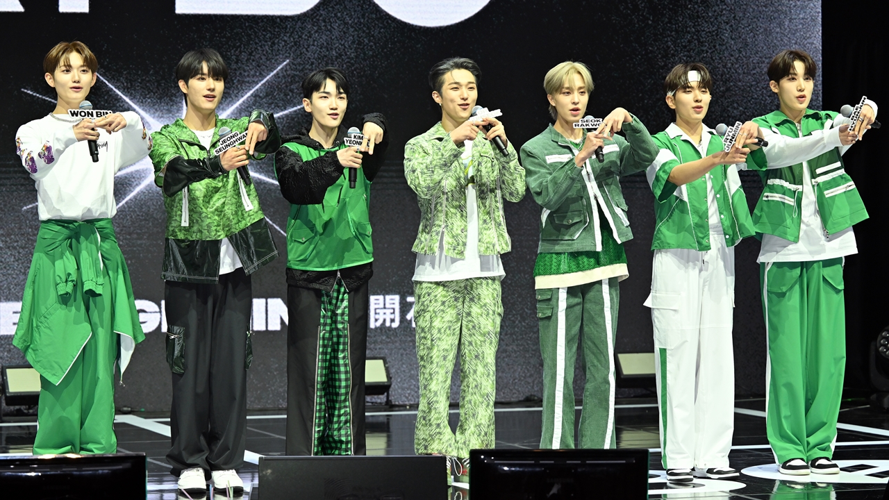 [Y현장] ATBO "박재범, 오늘 데뷔했다고 화환 보내줘...존경하는 롤모델" | YTN