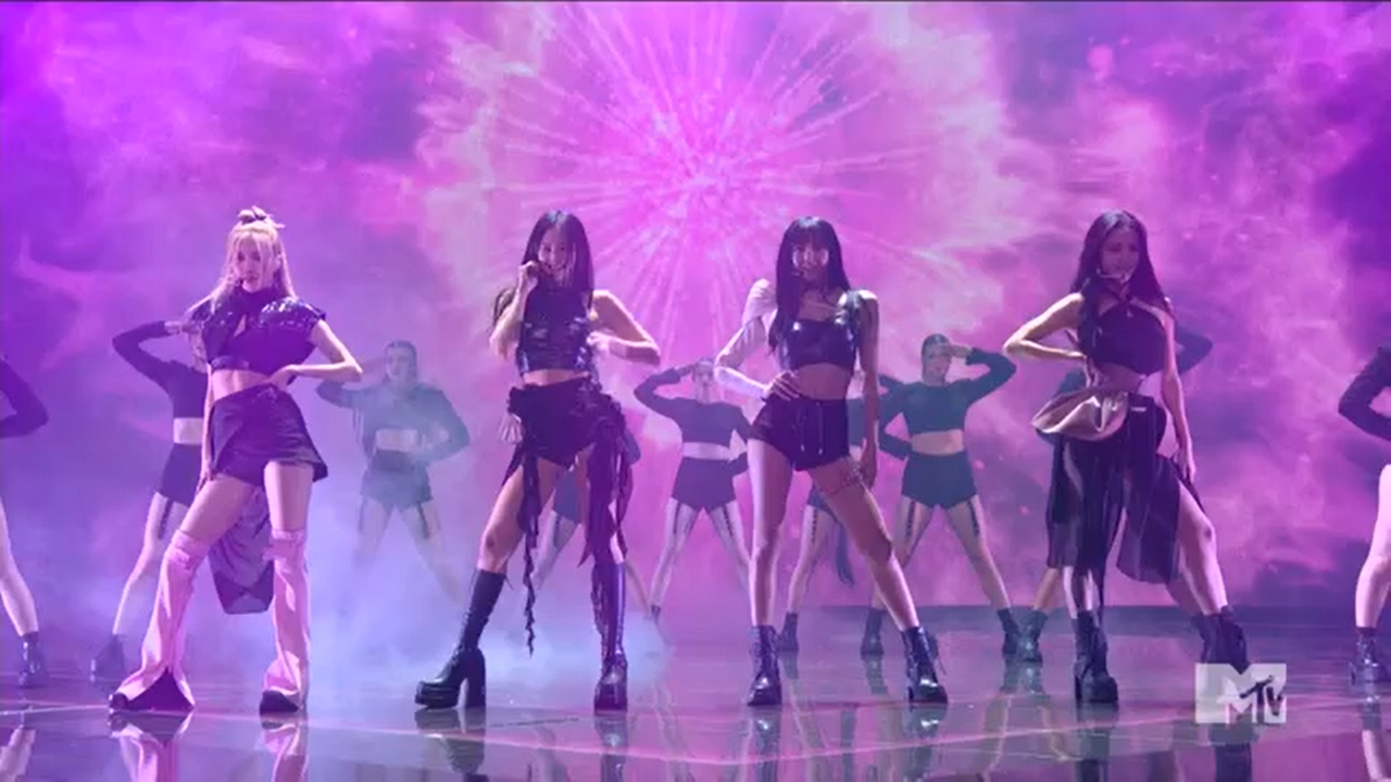 [가요]블랙핑크, 美 VMAs서 '핑크 베놈' 스페셜 무대 성료...장내 환호 물결 | YTN