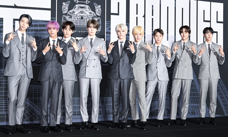 [Y현장] "네오하게 돌아왔다"...NCT 127, 1년만의 컴백 '질주' (종합) | YTN