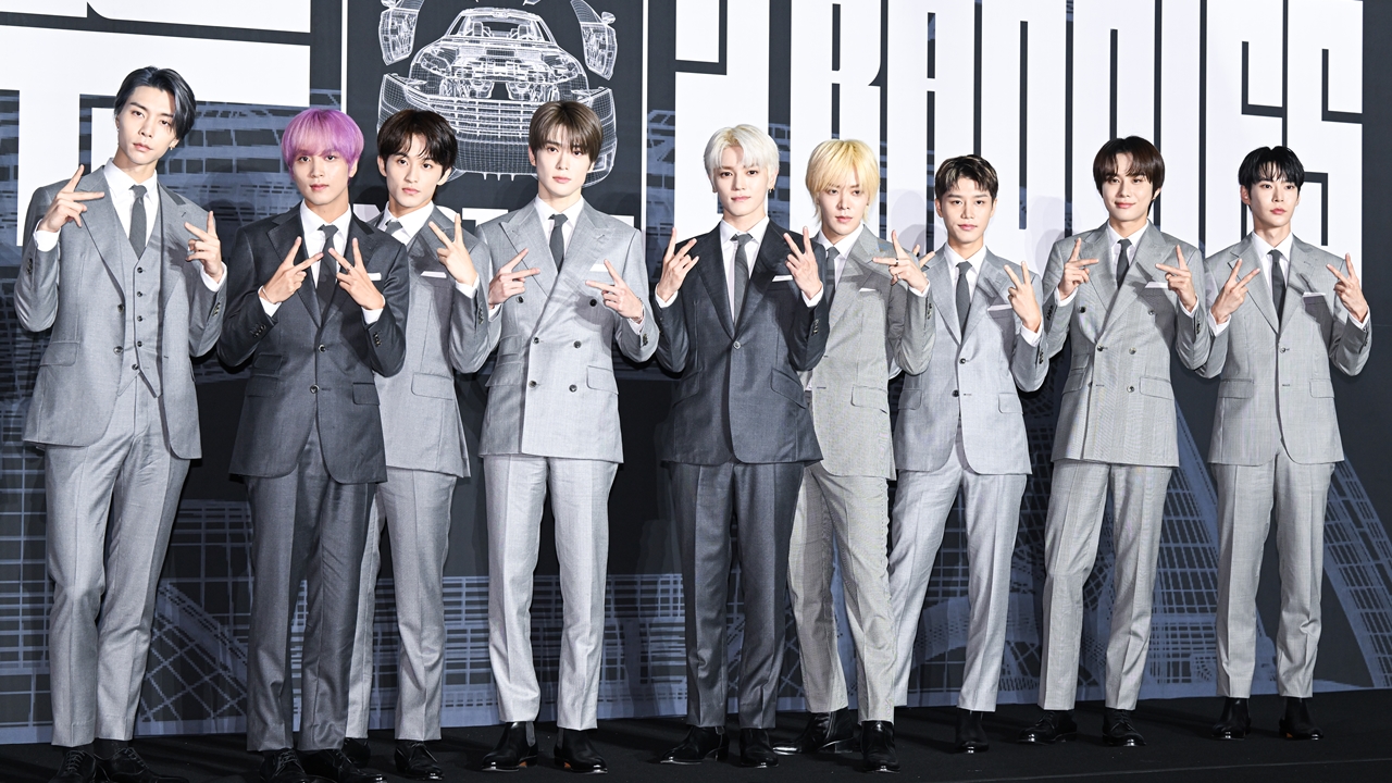 [Y현장] "네오하게 돌아왔다"...NCT 127, 1년만의 컴백 '질주' (종합) | YTN