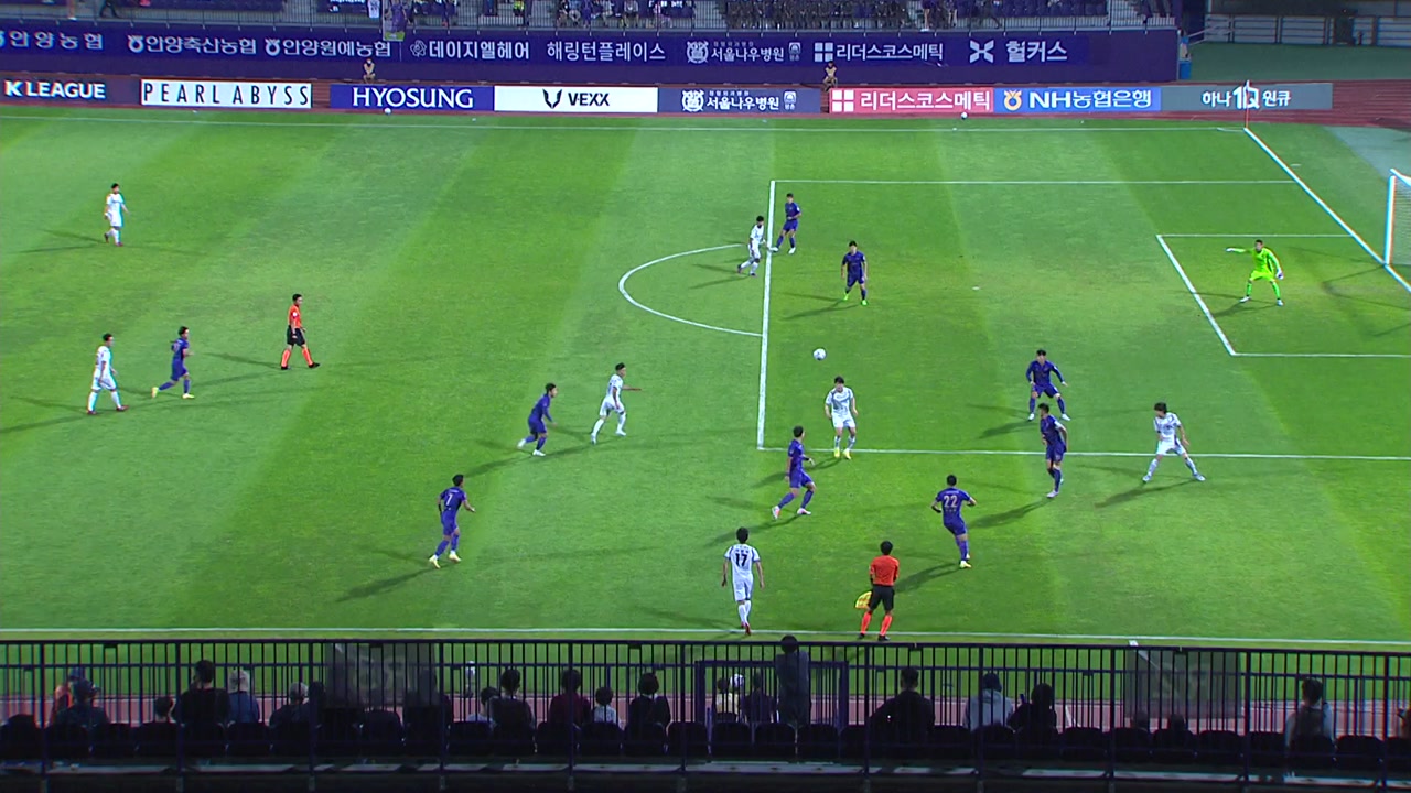 [스포츠]2위 안양 패배...광주FC, 강등 1년 만에 1부 복귀 | YTN