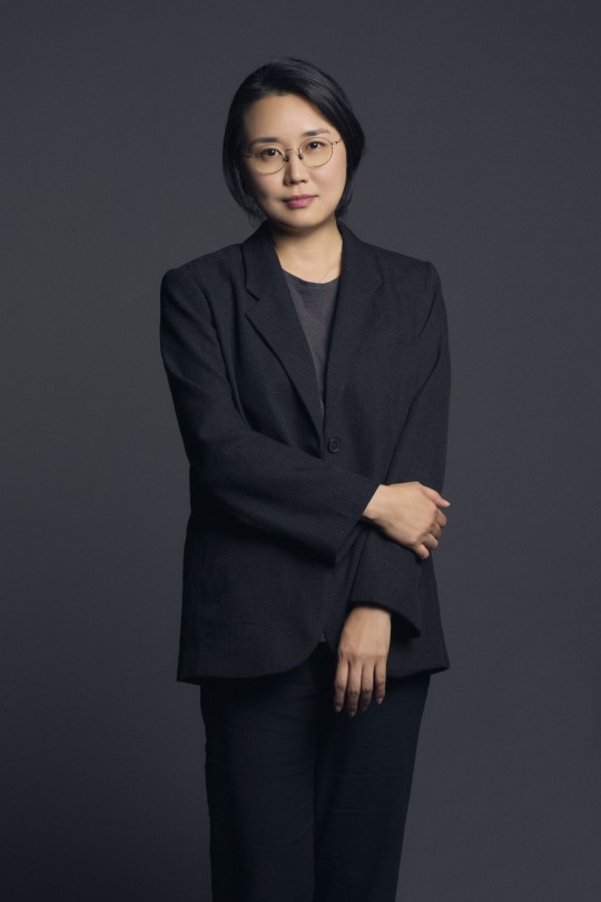 [인터뷰][Y터뷰] '글리치' 노덕 감독 "SF 장르물? 개인의 여정으로 봐주길" | YTN