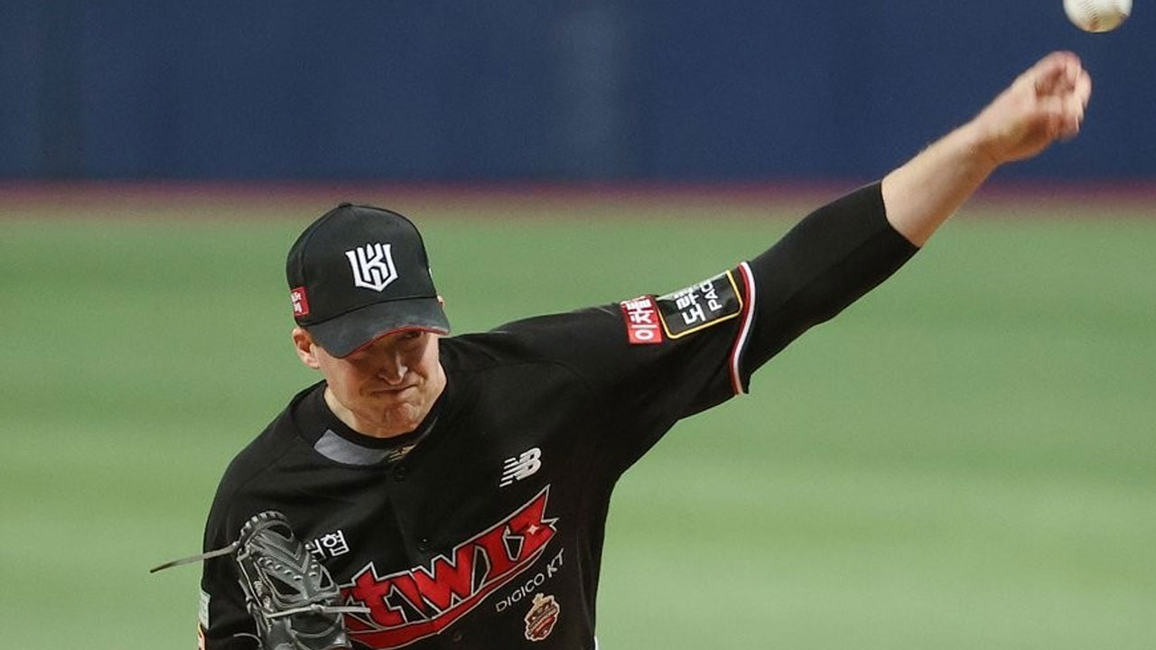 [스포츠]'벤자민 7이닝 무실점' kt 반격...준PO 1승 1패 승부 원점 | YTN