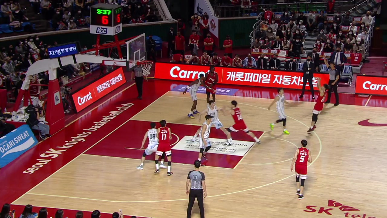 [스포츠]'오재현 3점 5개' SK, KCC 10점 차 제압...맞대결 7연승 | YTN