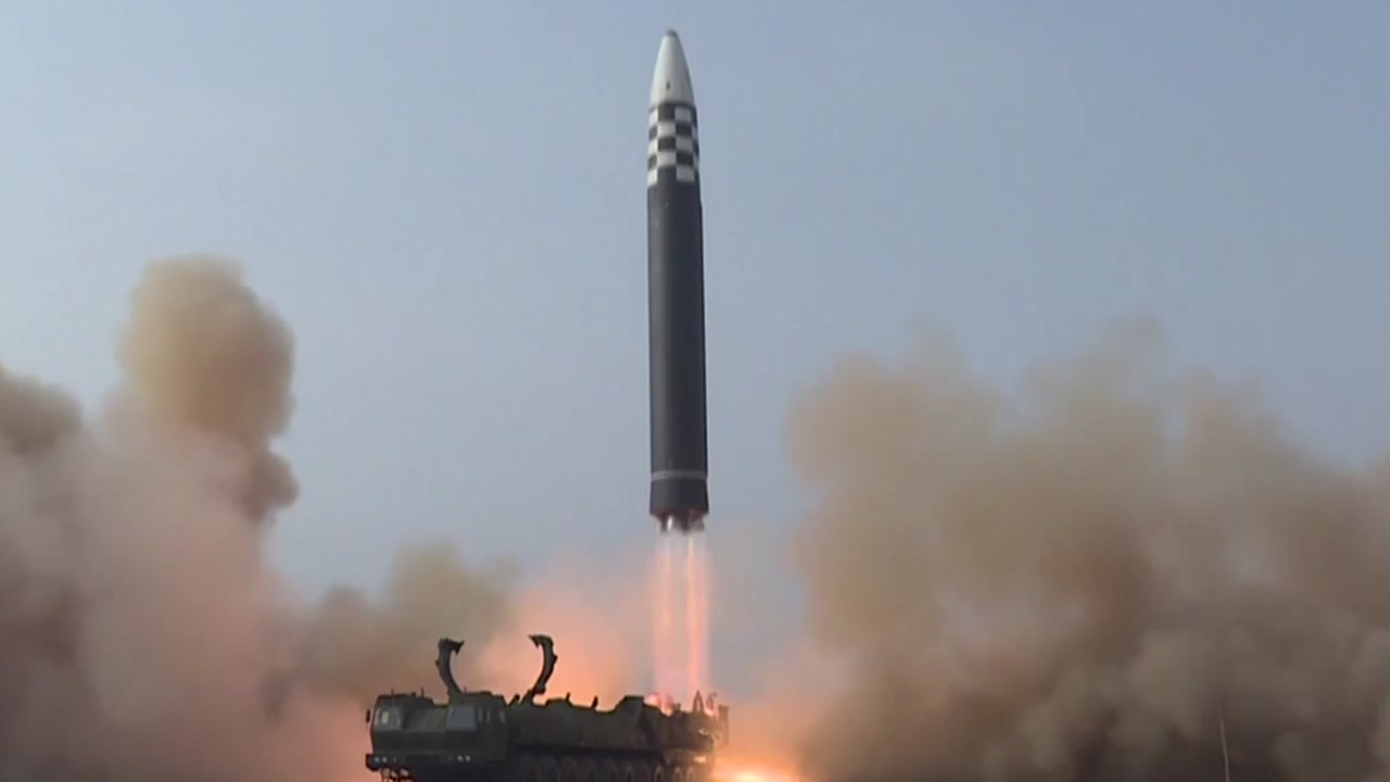 [국제]일본 언론 "北, 요격 어려운 다탄두 ICBM 개발 서둘러" | YTN