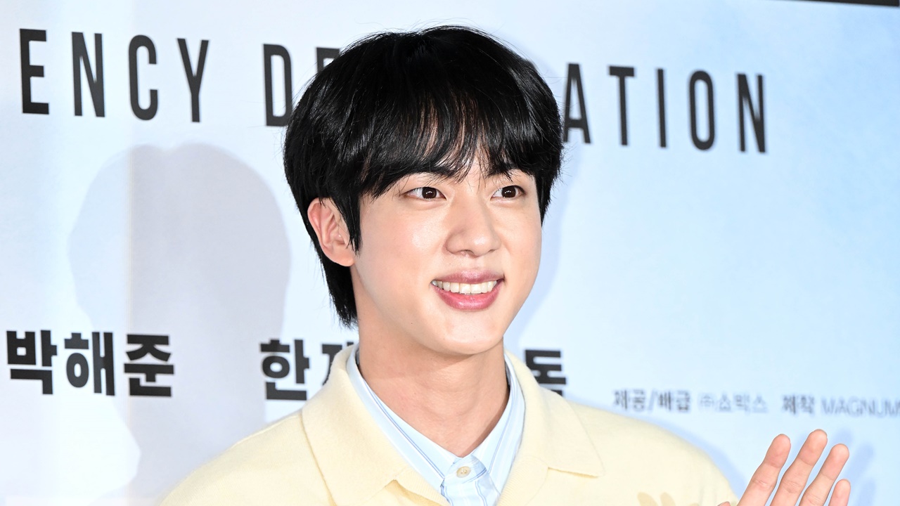 [가요]BTS 진, 13일 입대…소속사 "공식행사 無, 현장 방문 삼가 주시길" | YTN