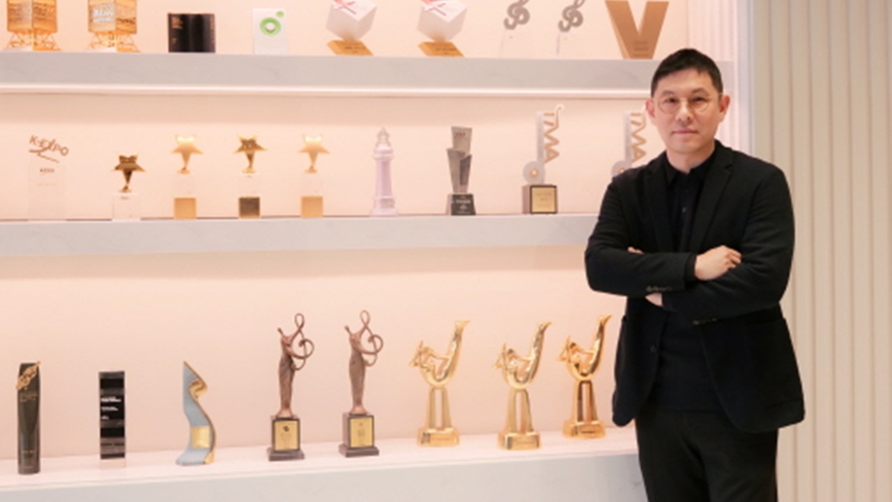 [인터뷰][Y메이커] 김진우 RBW 대표 “‘천재들 돕는 스태프 되자’ 마음 먹고 창업” ① | YTN