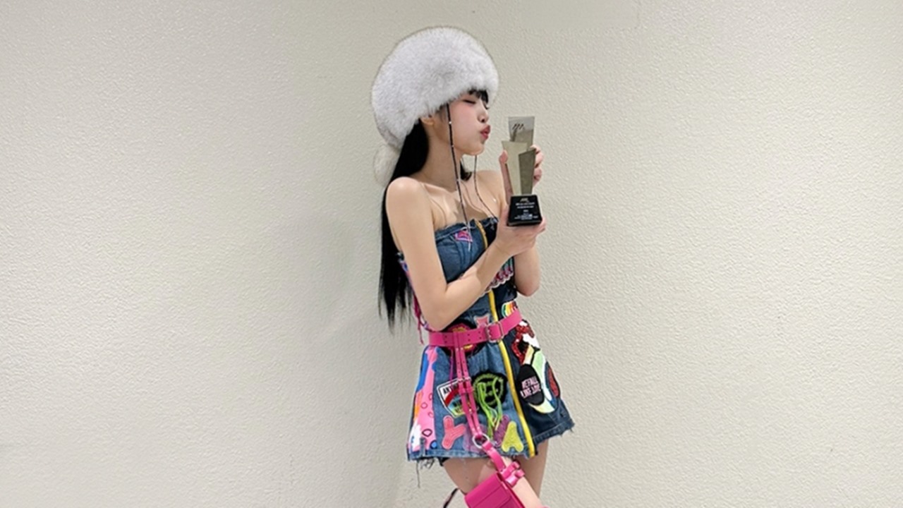 [가요]최예나, '2022 AAA' 베스트 뮤지션상 수상 “솔로로 받아 감회 새로워” | YTN