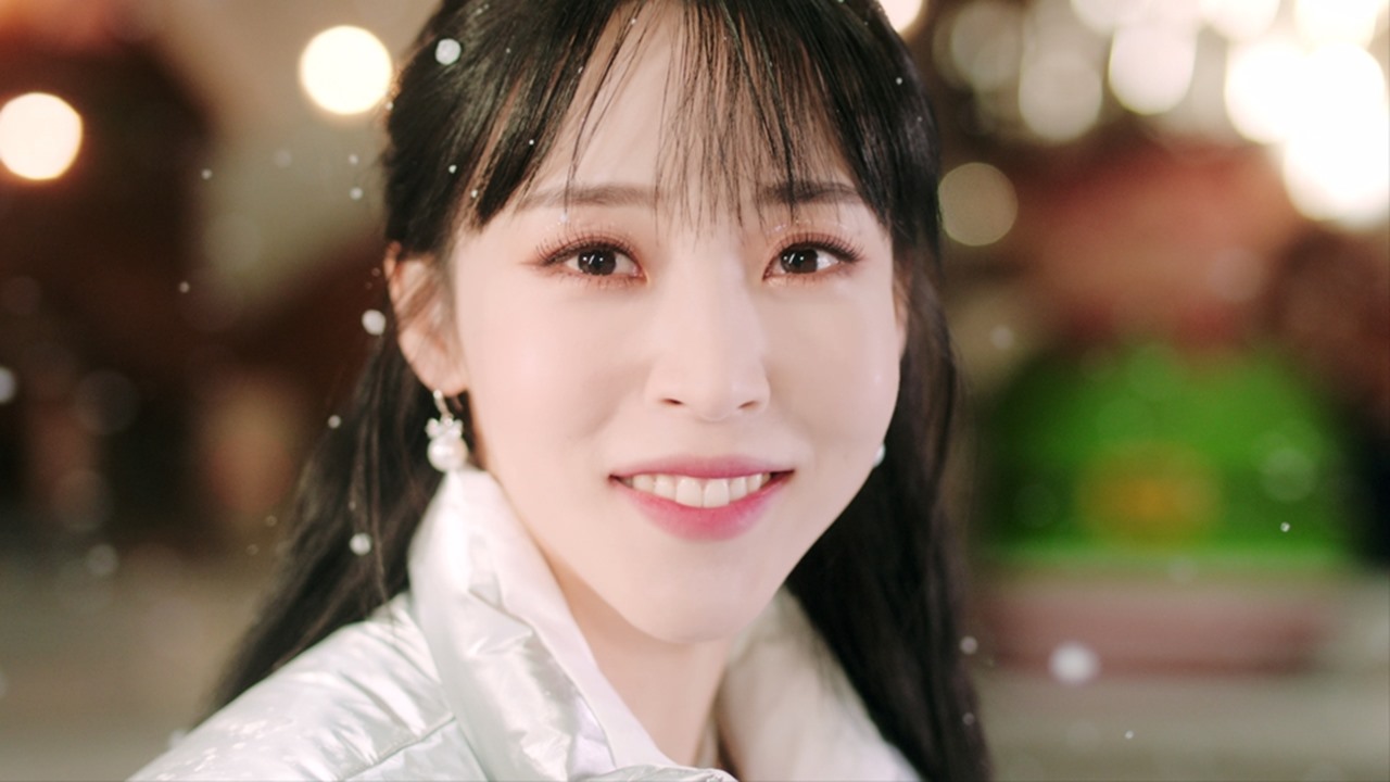 [가요]마마무 문별 'PRESENT' MV 티저로 느끼는 크리스마스 무드 | YTN