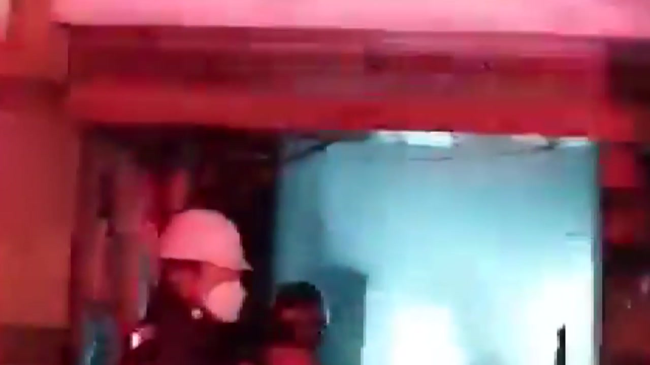 [전국]부산, 단독주택 불...80대 부부 사망·소방관 3명 부상 | YTN