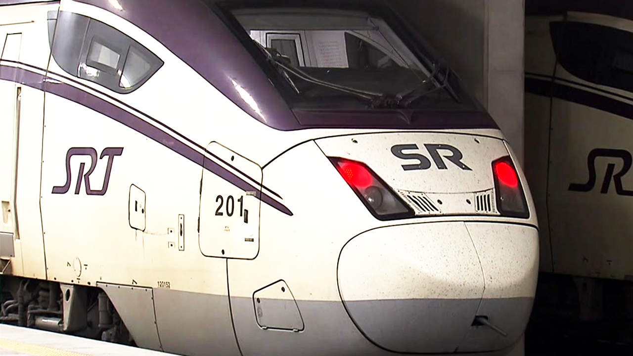 [사회]SRT 열차 이틀째 운행 차질...선로에 떨어진 부직포 탓 | YTN