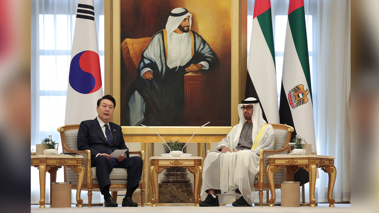 [정치][뉴스라이브] UAE, 최상급 환영 인사에 '37조' 통큰 투자...경제적 효과는? | YTN