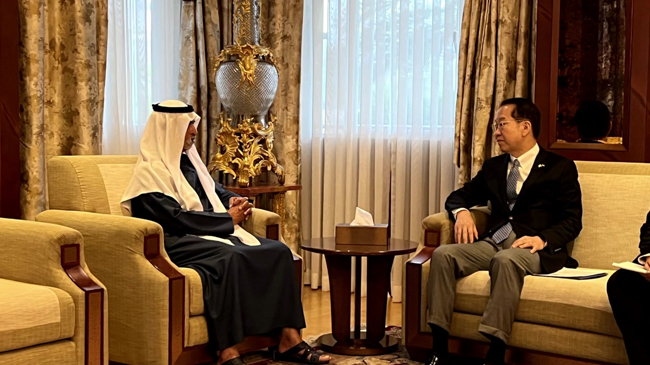 [정치]권영세 장관, UAE 관용공존부 장관 면담 "통일·대북정책 지지" | YTN