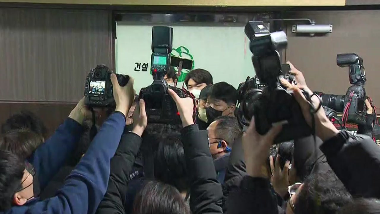 [정치][뉴스앤이슈] "건설노조 불법행위" 2000여건 신고...노조와 전면전 선포 | YTN