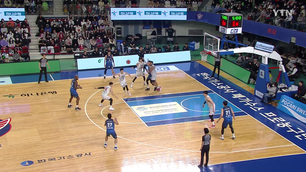 [스포츠]'이게 바로 질식수비'...선두 KGC인삼공사, 8연승 질주 | YTN