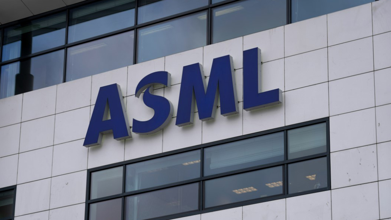 [국제]네덜란드 ASML 노광장비 기밀데이터, 중국 직원이 빼냈다 | YTN