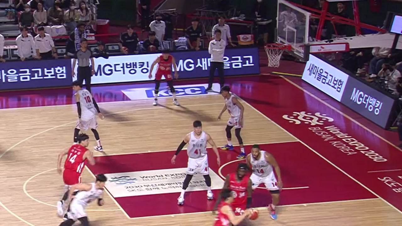 [스포츠]SK, 최다 관중 앞에서 인삼공사 11연승 저지 | YTN