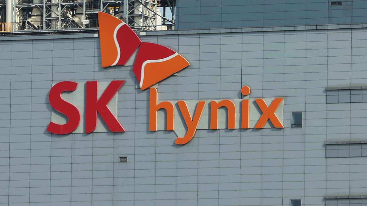 [경제]SK하이닉스 재고 15조 원대...1년 새 7조 원 늘어 | YTN