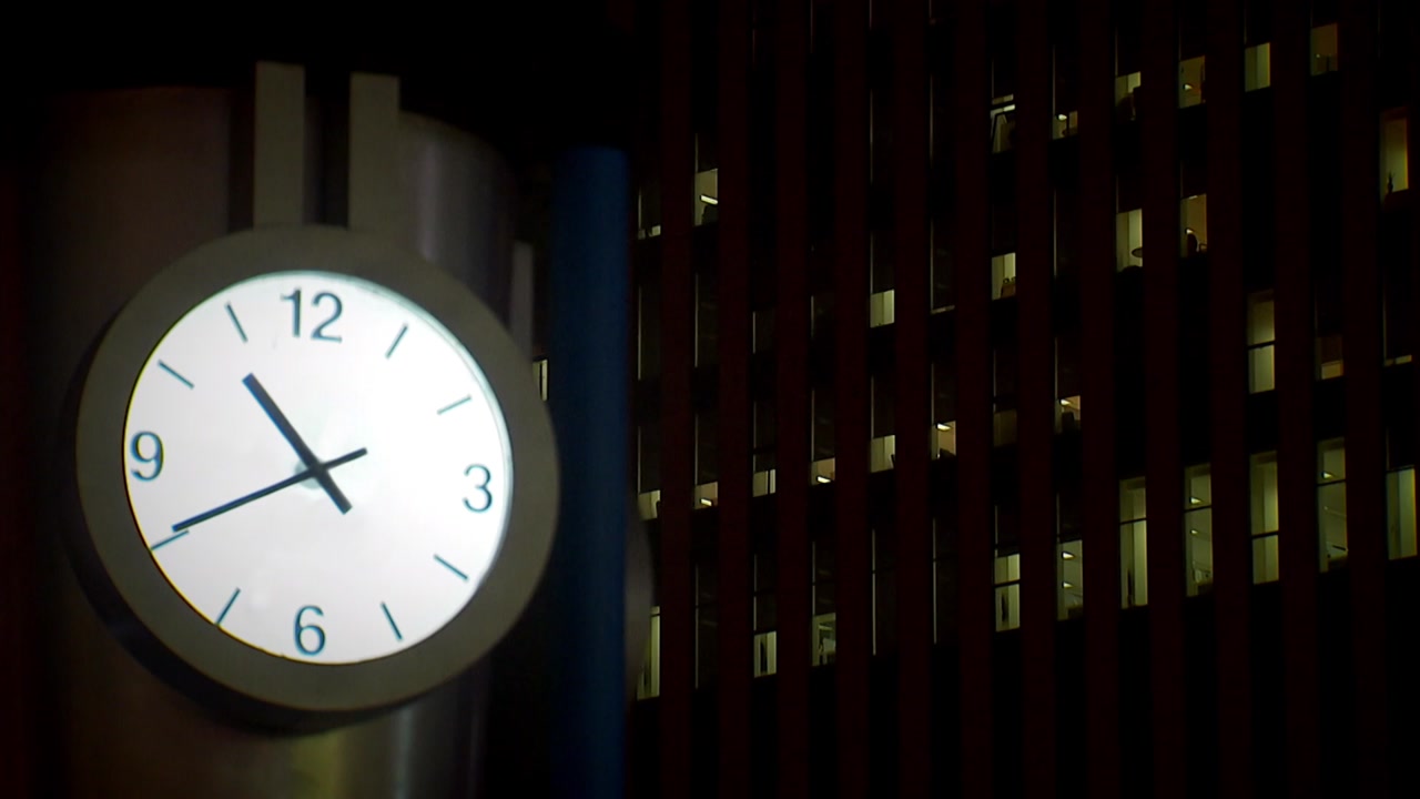 [사회]최대 60시간 이하로 개편안 마련할 듯...MZ세대 "공짜 야근이 더 문제" | YTN