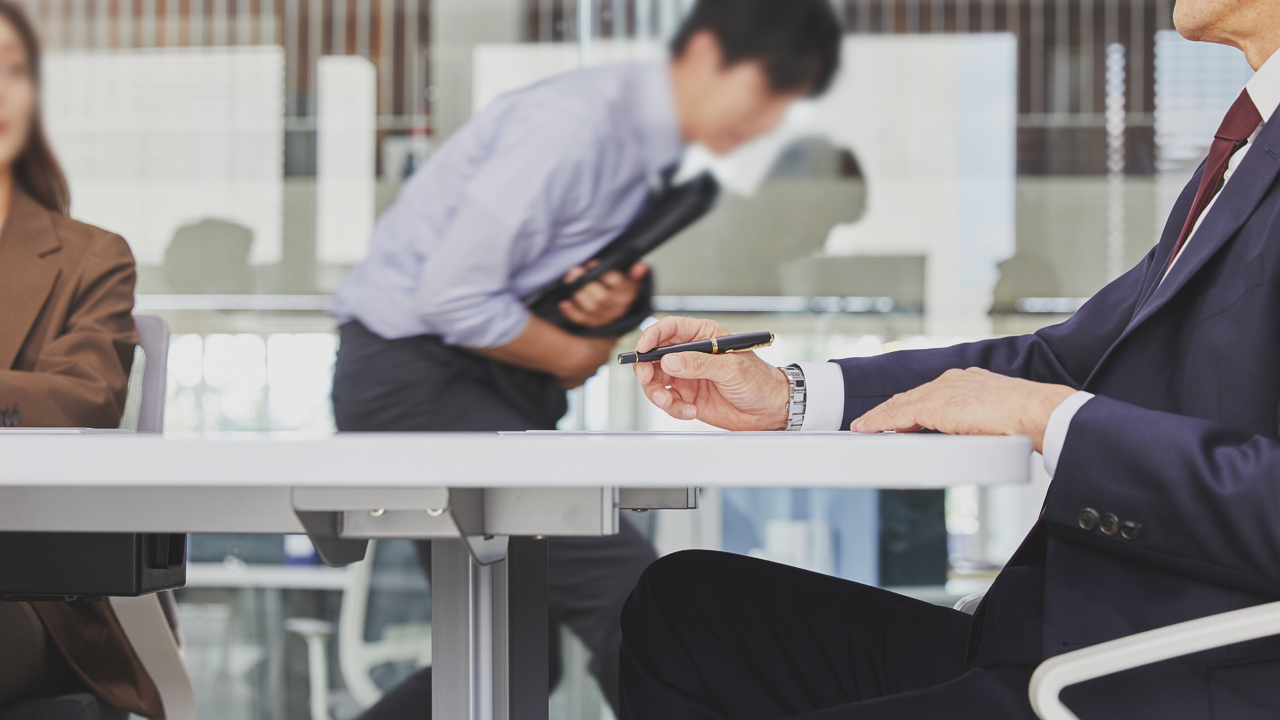 [사회][더뉴스] 할 말 하는 MZ?...현실은 '절반 이상 연차 6일 미만 사용' | YTN