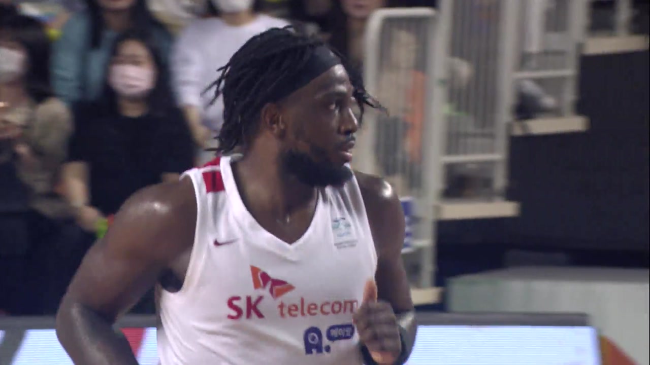 [스포츠]'워니 30점' SK, 3연승으로 4강 PO 진출 | YTN