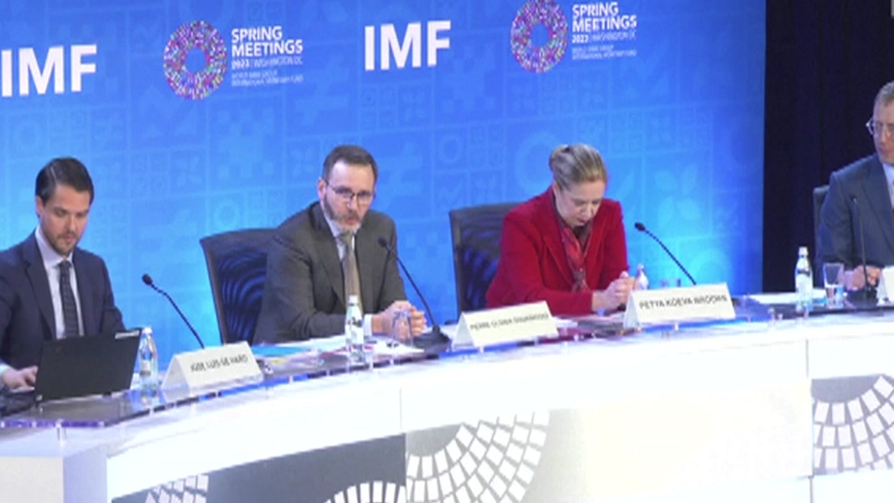 [경제]IMF "한국 경제성장률 1.5%"...4차례 연속 하향 배경은? | YTN
