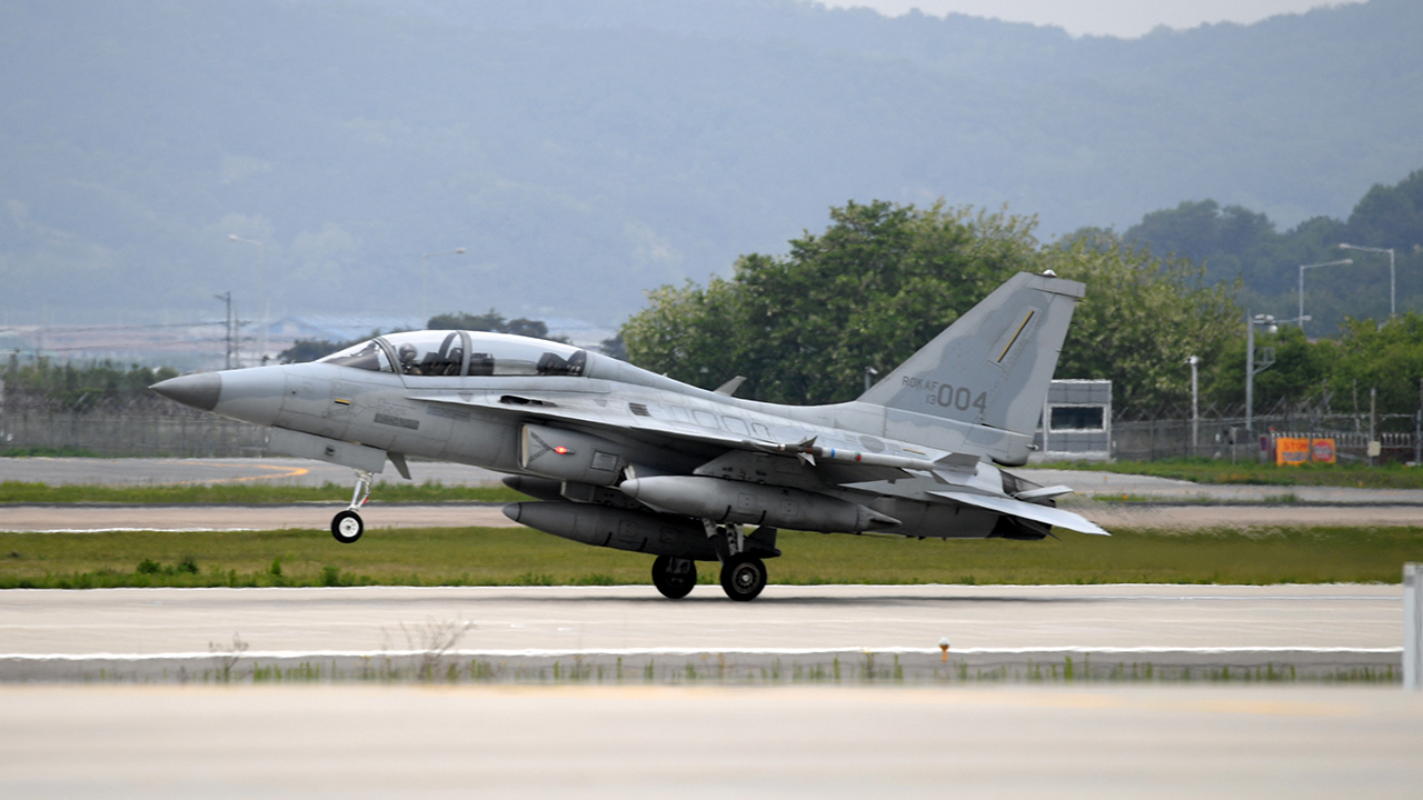 [정치]한-말레이시아, FA-50 최종 계약 체결...이종섭 "양국 관계 한 단계 격상" | YTN