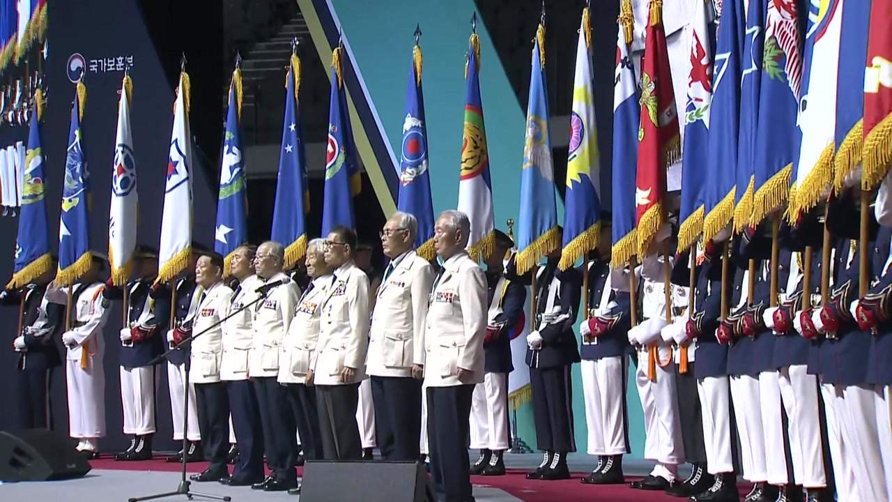 [정치]6·25 기념식 가득 메운 참전용사들...北은 '말 폭탄' | YTN